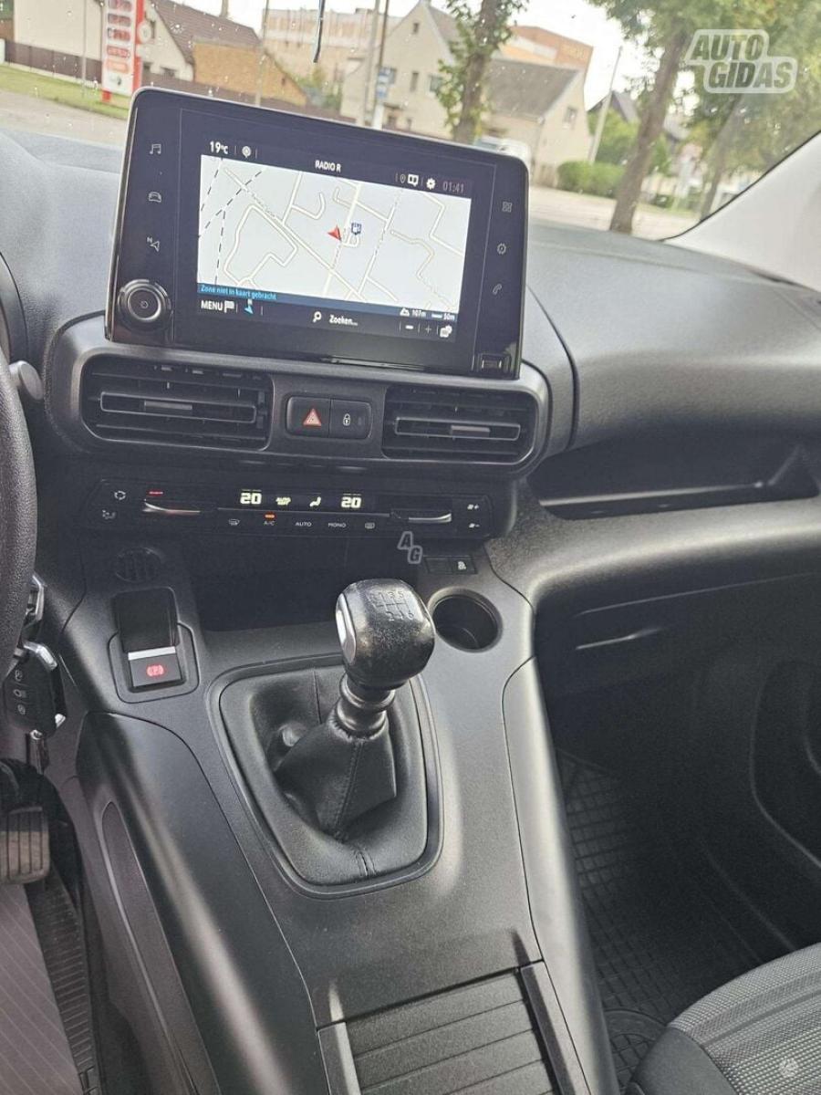 Black Opel Combo 2019 in Siauliai, with an engine capacity of 1.20 L and mileage of 176 thousand km for 8450 €, photo 19 on AUTOMOTO.COM.LV