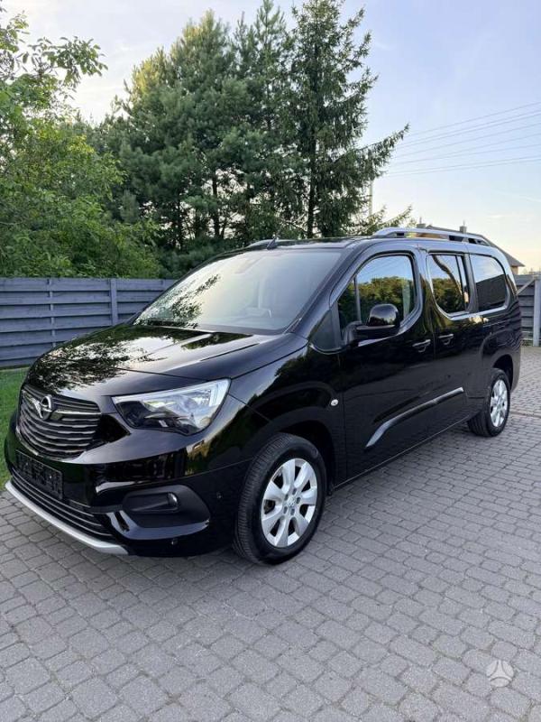 Black Opel Combo 2020 in Marijampole, with an engine capacity of 1.50 L and mileage of 177 thousand km for 10900 €, photo 1 on AUTOMOTO.COM.LV