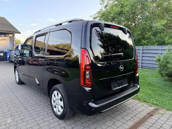 Black Opel Combo 2020 in Marijampole, with an engine capacity of 1.50 L and mileage of 177 thousand km for 10900 €, photo 7 on AUTOMOTO.COM.LV