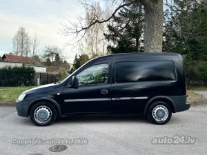 Black Opel Combo 2003 in Tallinn, with an engine capacity of 1.70 L and mileage of 204 thousand km for 990 €, photo 3 on AUTOMOTO.COM.LV