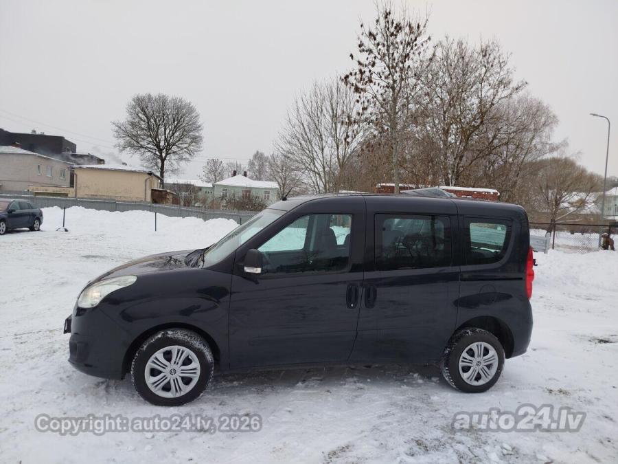 Melns Opel Combo 2015 Rakvere, ar dzinēja tilpumu 1.60 L un nobraukumu 228 tūkst. km par 5500 €, foto 2 vietnē AUTOMOTO.COM.LV