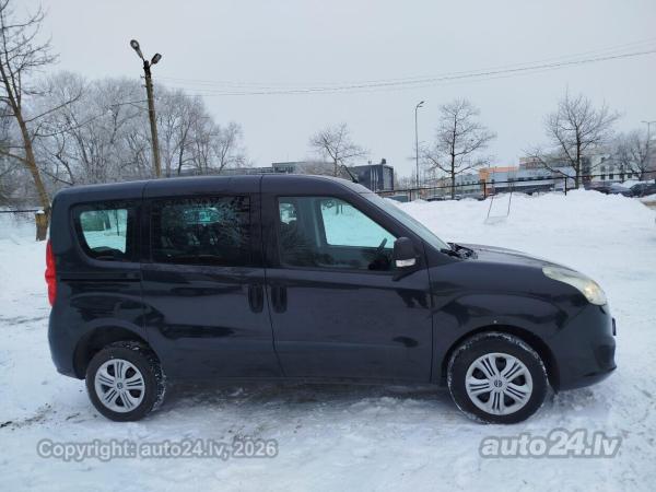 Melns Opel Combo 2015 Rakvere, ar dzinēja tilpumu 1.60 L un nobraukumu 228 tūkst. km par 5500 €, foto 5 vietnē AUTOMOTO.COM.LV