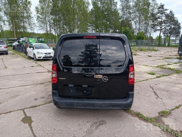 Black Opel Combo 2019 in Ogre, with an engine capacity of 1.60 L and mileage of 0 thousand km for 6500 €, photo 4 on AUTOMOTO.COM.LV