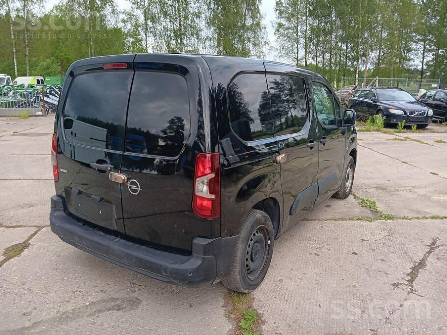 Black Opel Combo 2019 in Ogre, with an engine capacity of 1.60 L and mileage of 0 thousand km for 6500 €, photo 6 on AUTOMOTO.COM.LV