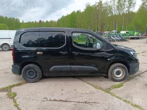 Black Opel Combo 2019 in Ogre, with an engine capacity of 1.60 L and mileage of 0 thousand km for 6500 €, photo 7 on AUTOMOTO.COM.LV