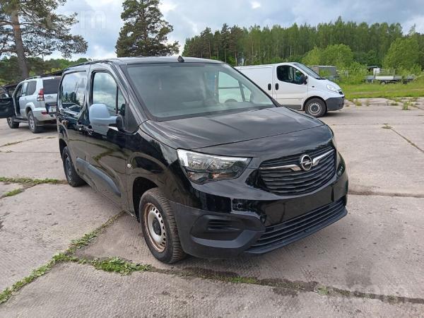 Black Opel Combo 2019 in Ogre, with an engine capacity of 1.60 L and mileage of 0 thousand km for 6500 €, photo 7 on AUTOMOTO.COM.LV