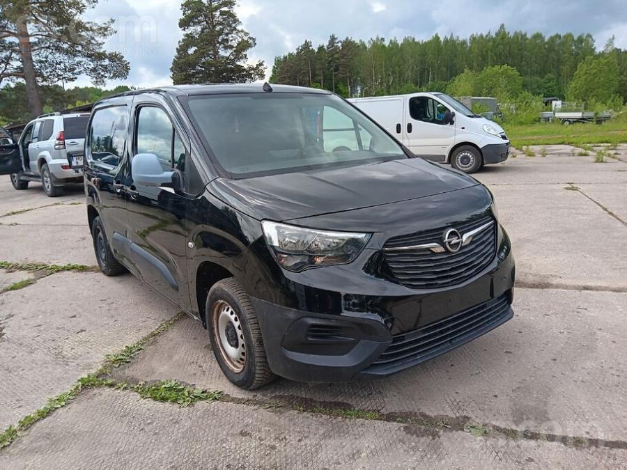 Black Opel Combo 2019 in Ogre, with an engine capacity of 1.60 L and mileage of 0 thousand km for 6500 €, photo 8 on AUTOMOTO.COM.LV