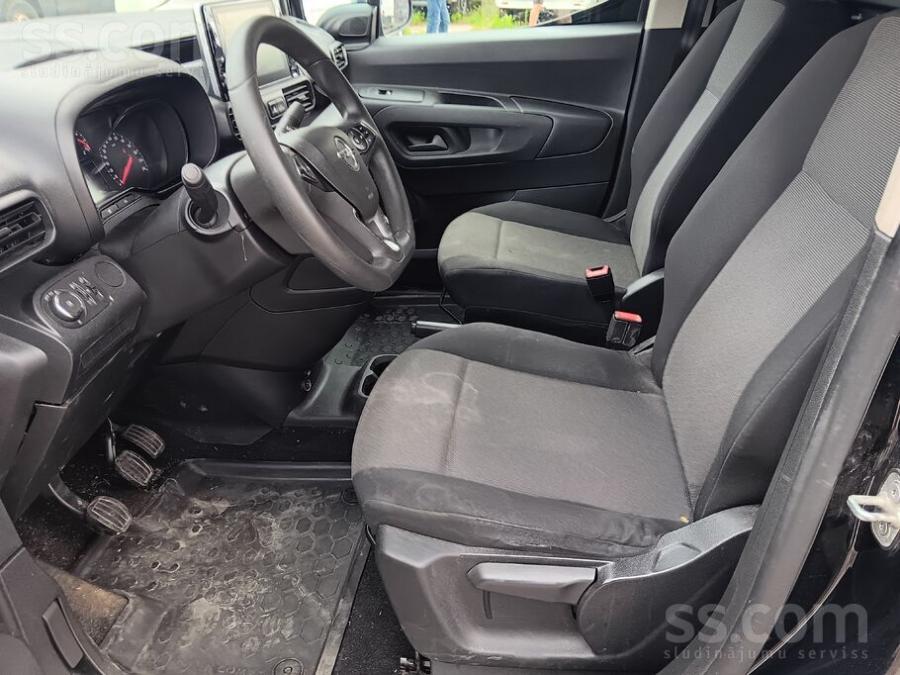 Black Opel Combo 2019 in Ogre, with an engine capacity of 1.60 L and mileage of 0 thousand km for 6500 €, photo 10 on AUTOMOTO.COM.LV