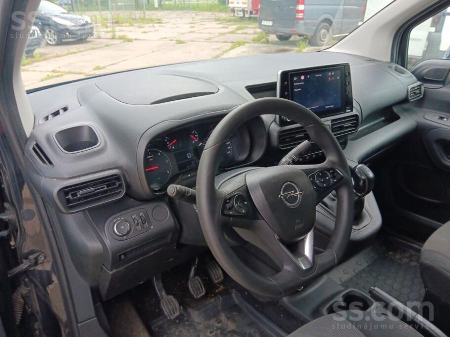 Black Opel Combo 2019 in Ogre, with an engine capacity of 1.60 L and mileage of 0 thousand km for 6500 €, photo 11 on AUTOMOTO.COM.LV