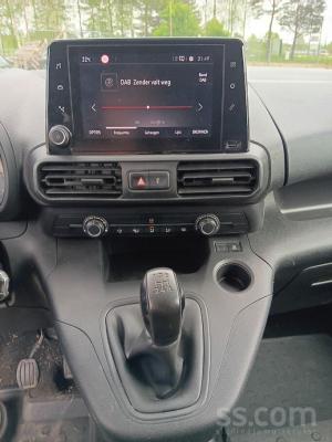Black Opel Combo 2019 in Ogre, with an engine capacity of 1.60 L and mileage of 0 thousand km for 6500 €, photo 12 on AUTOMOTO.COM.LV
