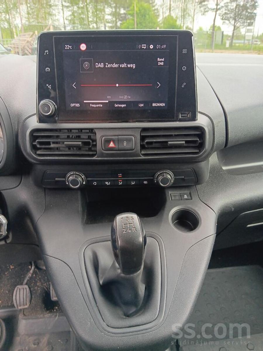 Black Opel Combo 2019 in Ogre, with an engine capacity of 1.60 L and mileage of 0 thousand km for 6500 €, photo 12 on AUTOMOTO.COM.LV