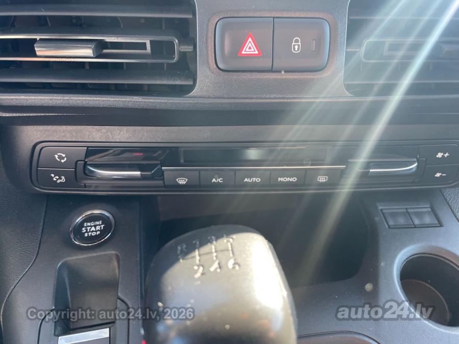 Melns Opel Combo 2020 Tartu, ar dzinēja tilpumu 1.50 L un nobraukumu 129 tūkst. km par 11990 €, foto 16 vietnē AUTOMOTO.COM.LV