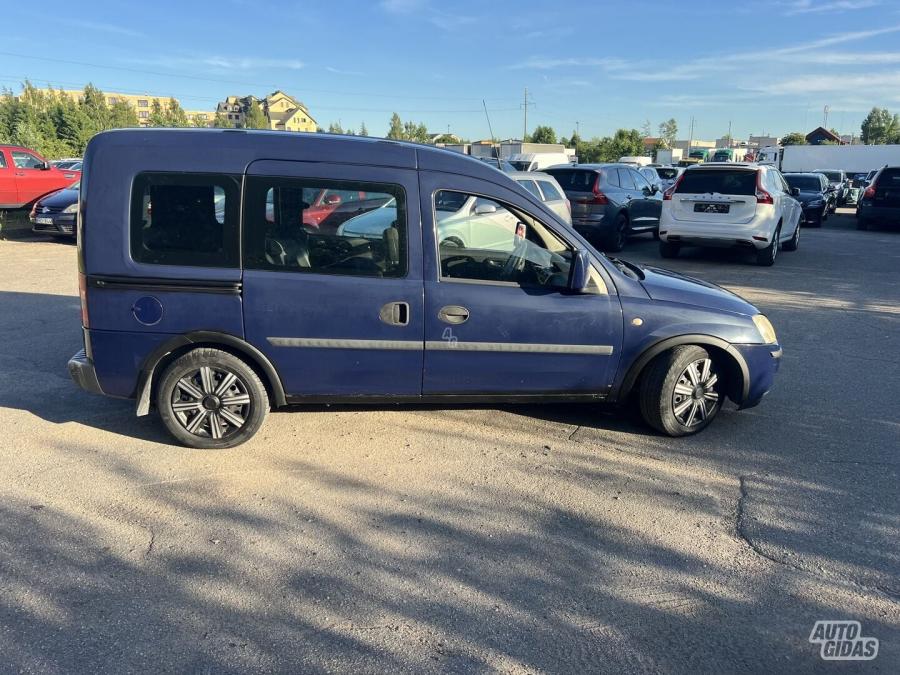Blue Opel Combo 2006 in Siauliai, with an engine capacity of 1.70 L and mileage of 288 thousand km for 949 €, photo 8 on AUTOMOTO.COM.LV