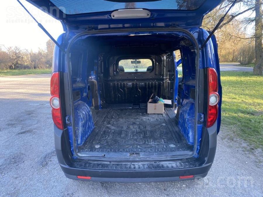 Zils Opel Combo 2013 Rīga, ar dzinēja tilpumu 1.60 L un nobraukumu 258 tūkst. km par 3700 €, foto 16 vietnē AUTOMOTO.COM.LV