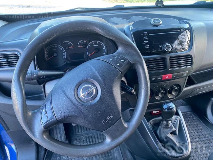 Zils Opel Combo 2013 Rīga, ar dzinēja tilpumu 1.60 L un nobraukumu 258 tūkst. km par 3300 €, foto 4 vietnē AUTOMOTO.COM.LV