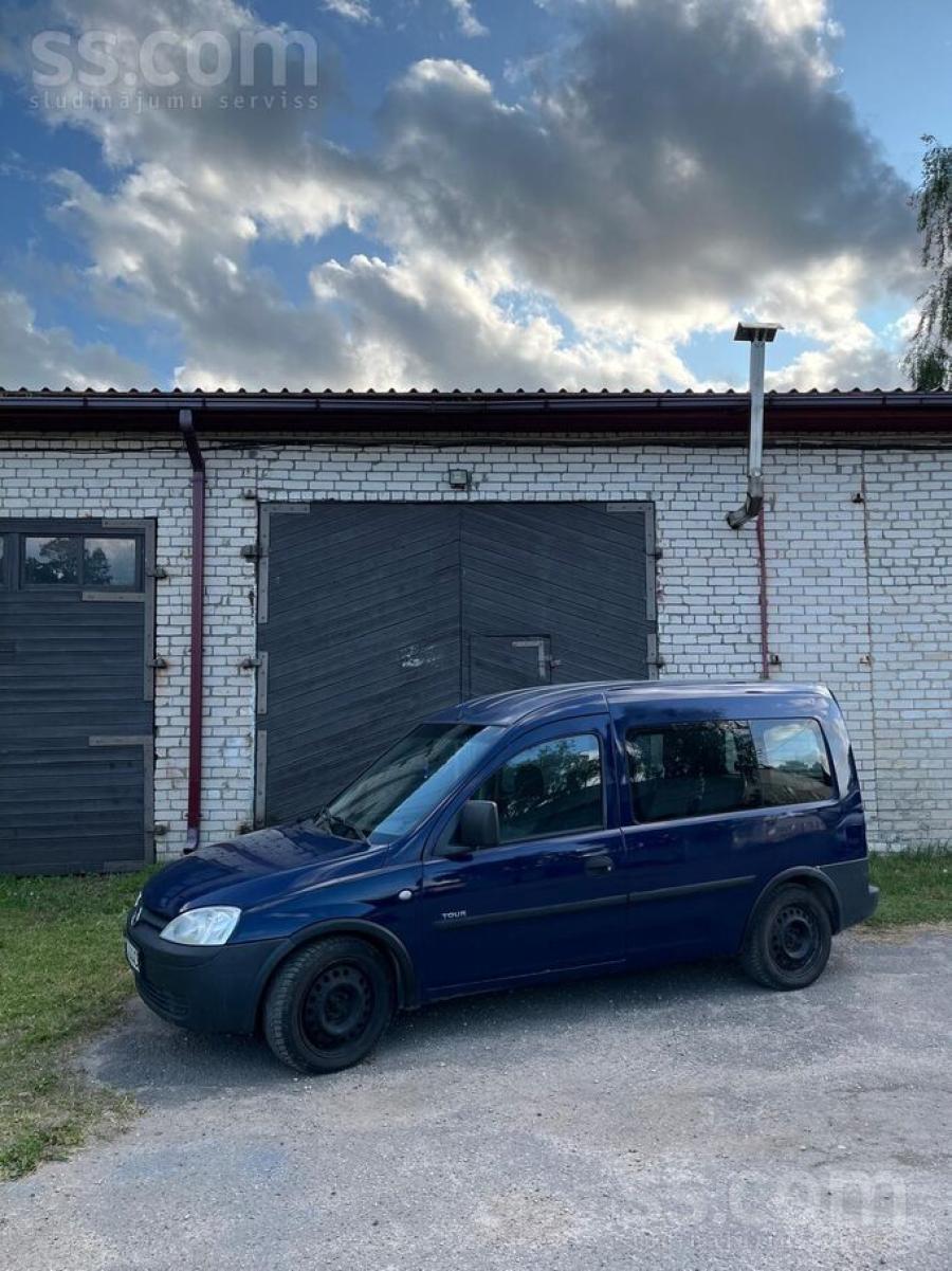Zils Opel Combo 2005 Jelgava, ar dzinēja tilpumu 1.30 L un nobraukumu 380 tūkst. km par 1350 €, foto 1 vietnē AUTOMOTO.COM.LV