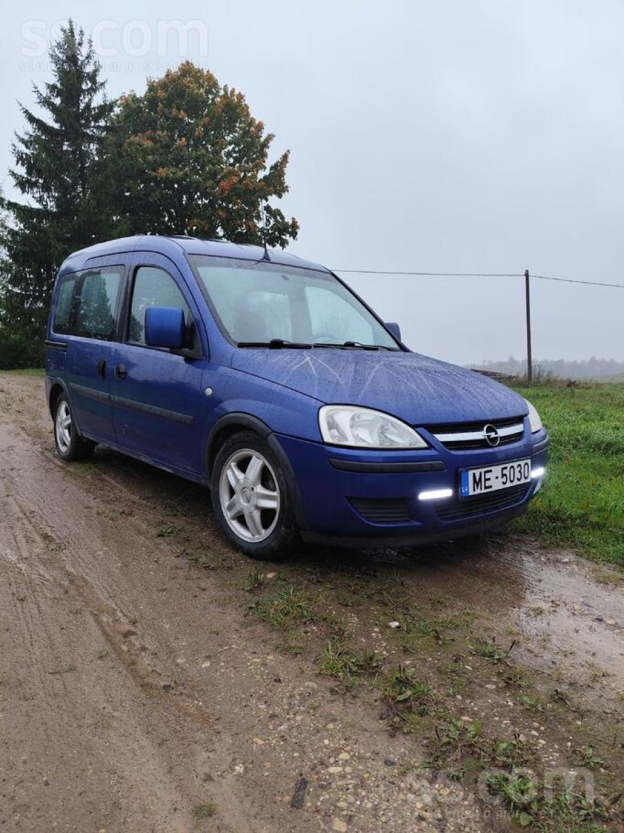 Blue Opel Combo 2005 in Madona, with an engine capacity of 1.70 L and mileage of 288 thousand km for 2500 €, photo 1 on AUTOMOTO.COM.LV