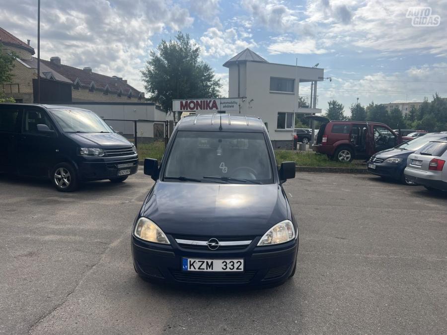Blue Opel Combo 2006 in Siauliai, with an engine capacity of 1.70 L and mileage of 280 thousand km for 899 €, photo 3 on AUTOMOTO.COM.LV