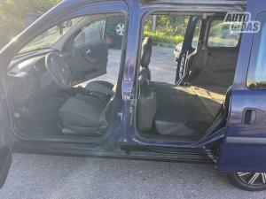 Blue Opel Combo 2006 in Siauliai, with an engine capacity of 1.70 L and mileage of 280 thousand km for 899 €, photo 16 on AUTOMOTO.COM.LV