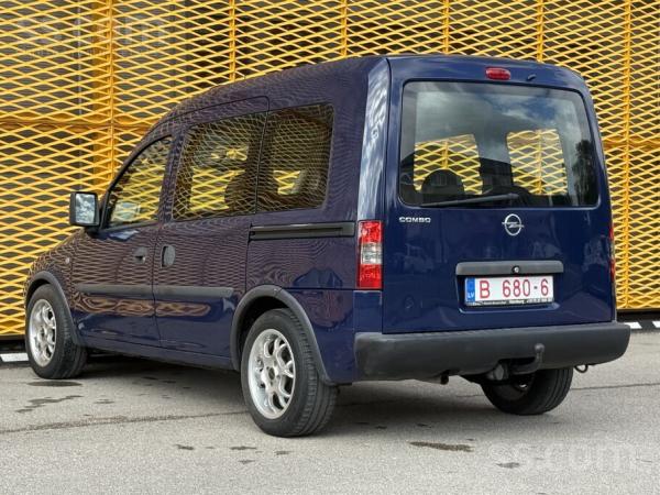 Zils Opel Combo 2009 Ogre, ar dzinēja tilpumu 1.60 L un nobraukumu 161 tūkst. km par 3795 €, foto 5 vietnē AUTOMOTO.COM.LV