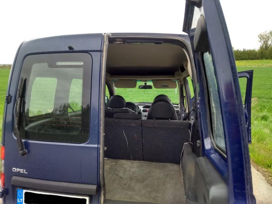 Blue Opel Combo 2010 in Vilkaviskis, with an engine capacity of 1.20 L and mileage of 263 thousand km for 1950 €, photo 10 on AUTOMOTO.COM.LV