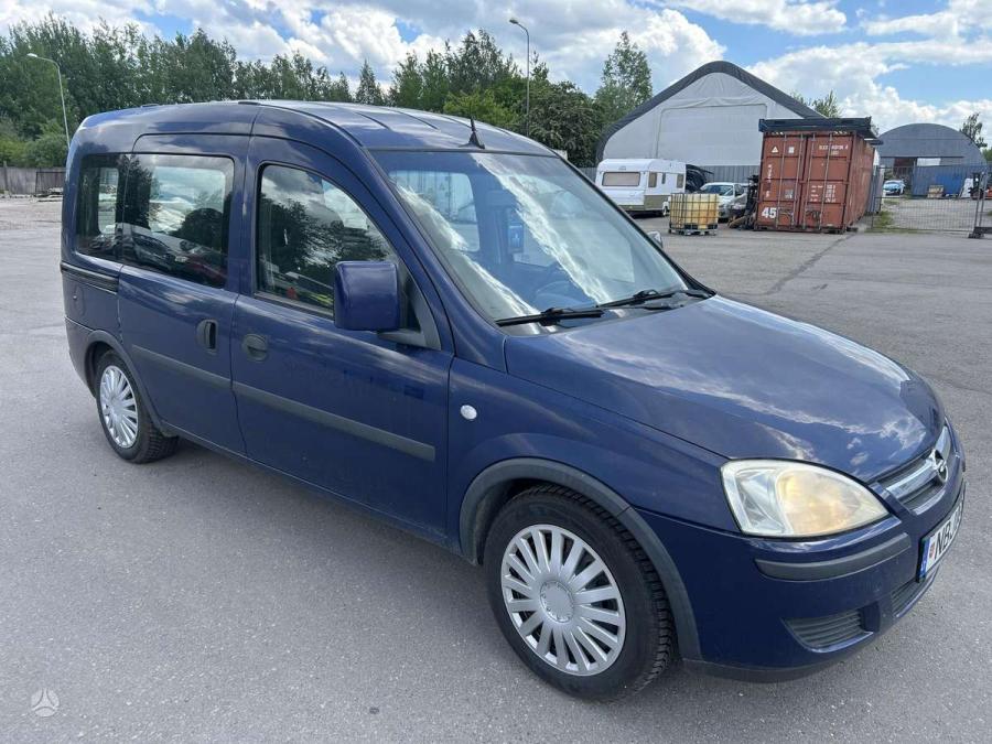 Zils Opel Combo 2010 Kauņa, ar dzinēja tilpumu 1.60 L un nobraukumu 150 tūkst. km par 1600 €, foto 1 vietnē AUTOMOTO.COM.LV