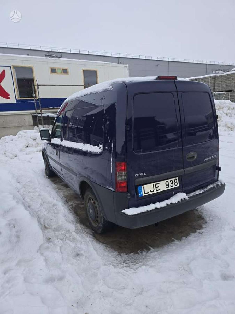 Blue Opel Combo 2011 in Alytus, with an engine capacity of 1.25 L and mileage of 287 thousand km for 2000 €, photo 1 on AUTOMOTO.COM.LV