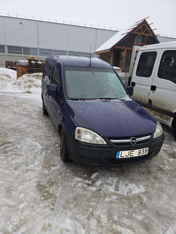 Blue Opel Combo 2011 in Alytus, with an engine capacity of 1.25 L and mileage of 287 thousand km for 2000 €, photo 4 on AUTOMOTO.COM.LV
