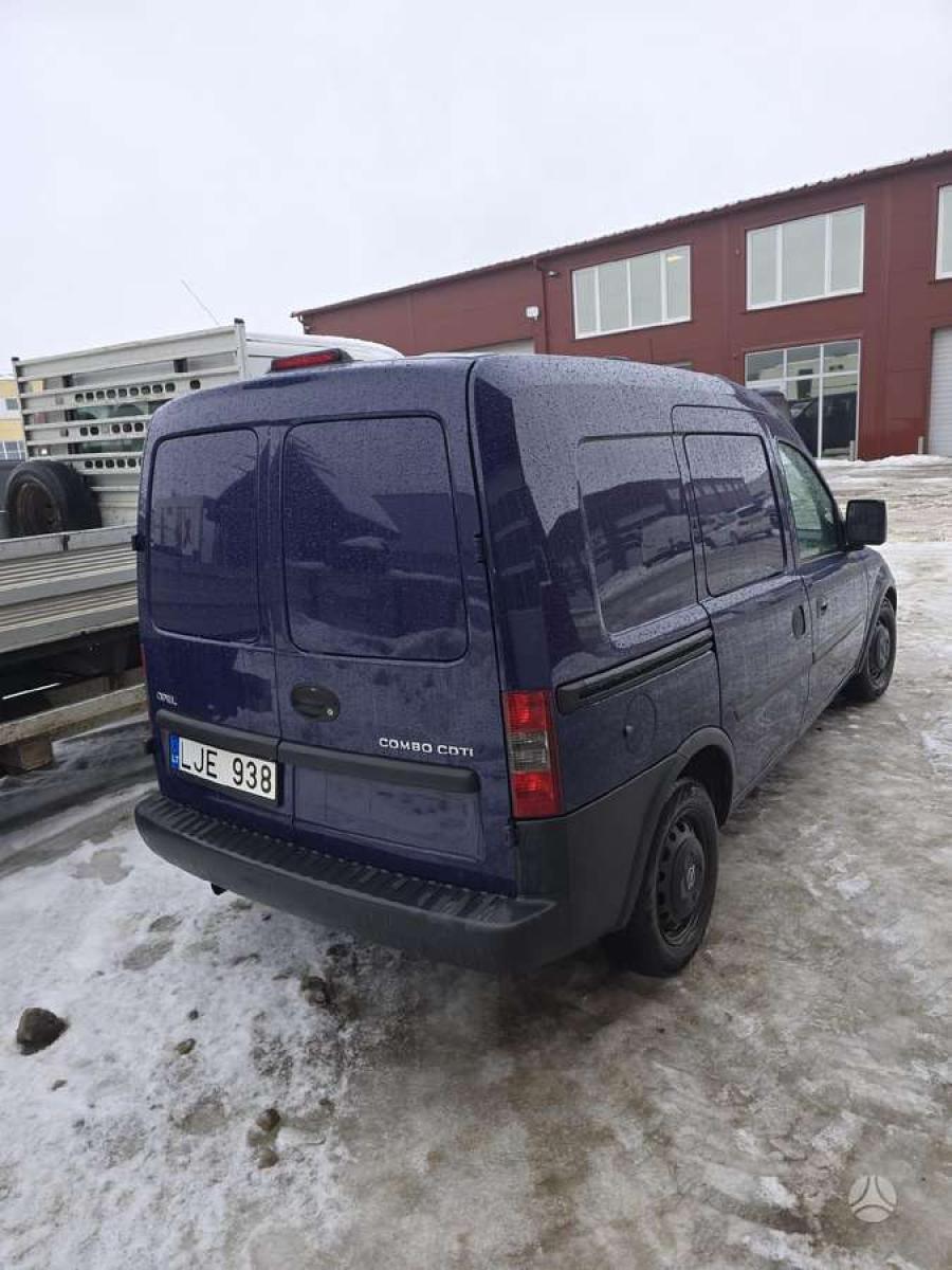 Blue Opel Combo 2011 in Alytus, with an engine capacity of 1.25 L and mileage of 287 thousand km for 2000 €, photo 13 on AUTOMOTO.COM.LV