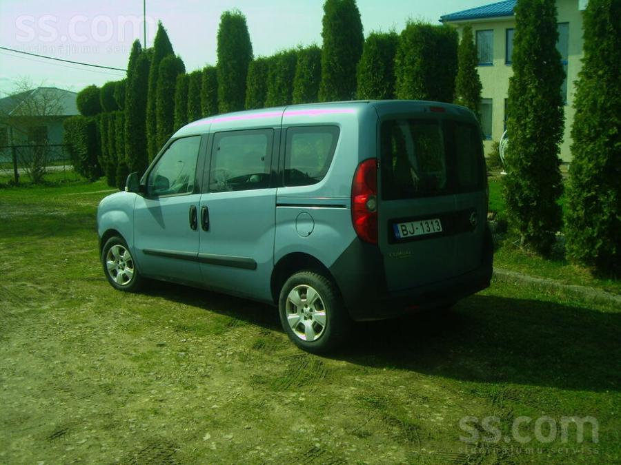 Blue Opel Combo 2012 in Riga, with an engine capacity of 1.60 L and mileage of 336 thousand km for 3500 €, photo 5 on AUTOMOTO.COM.LV