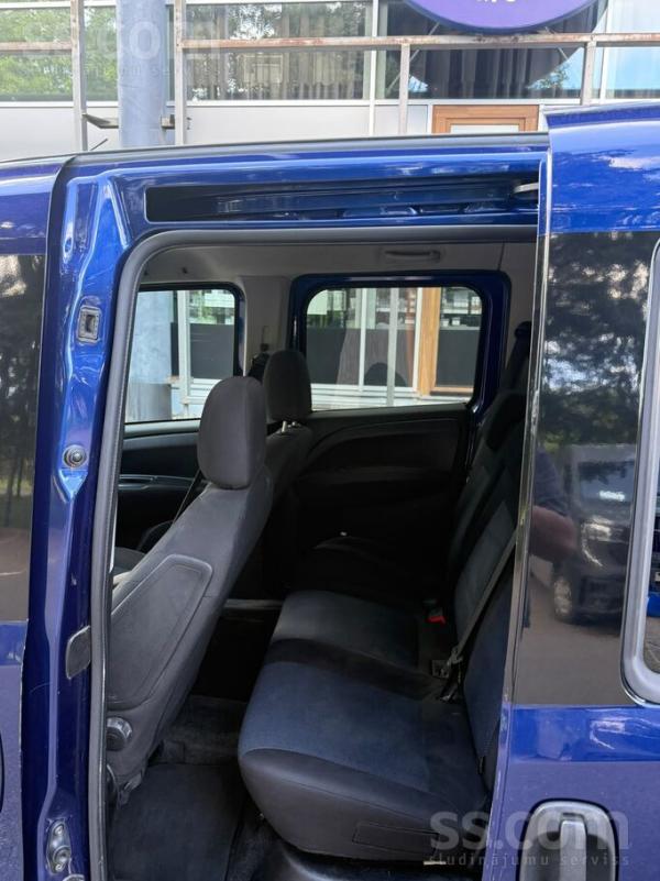 Zils Opel Combo 2015 Rīga, ar dzinēja tilpumu 1.60 L un nobraukumu 0 tūkst. km par 4500 €, foto 6 vietnē AUTOMOTO.COM.LV