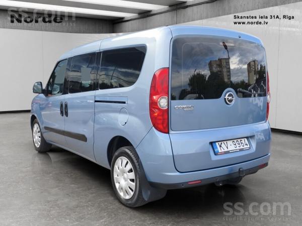 Blue Opel Combo 2017 in Riga, with an engine capacity of 1.60 L and mileage of 195 thousand km for 6980 €, photo 3 on AUTOMOTO.COM.LV