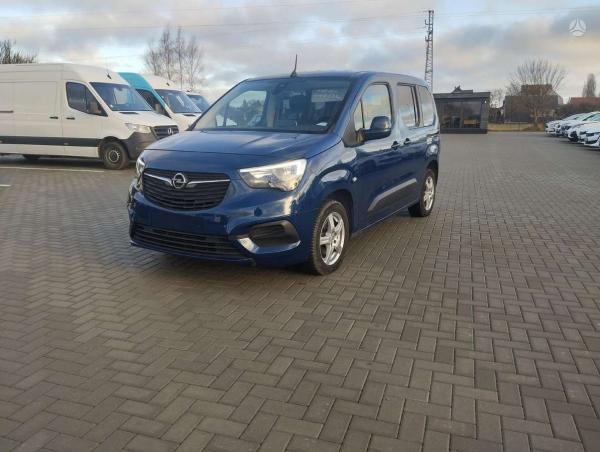 Blue Opel Combo 2020 in Taurage, with an engine capacity of 1.50 L and mileage of 105 thousand km for 8700 €, photo 1 on AUTOMOTO.COM.LV