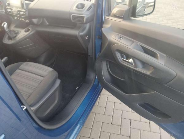 Blue Opel Combo 2020 in Taurage, with an engine capacity of 1.50 L and mileage of 105 thousand km for 8700 €, photo 8 on AUTOMOTO.COM.LV