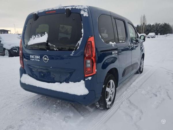 Blue Opel Combo 2020 in Taurage, with an engine capacity of 1.50 L and mileage of 105 thousand km for 8800 €, photo 4 on AUTOMOTO.COM.LV