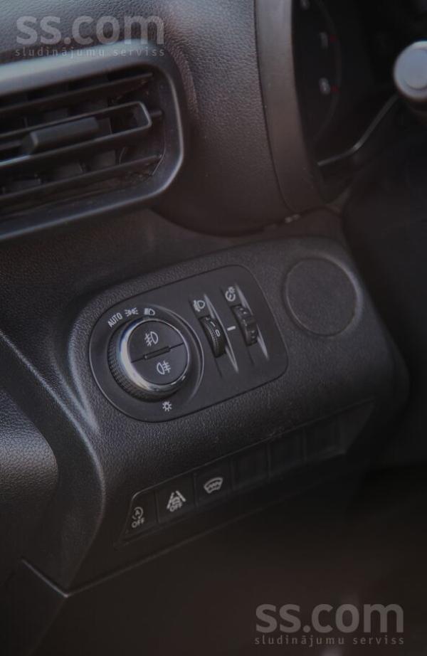 Zils Opel Combo 2020 Liepāja, ar dzinēja tilpumu 1.50 L un nobraukumu 152 tūkst. km par 9450 €, foto 9 vietnē AUTOMOTO.COM.LV