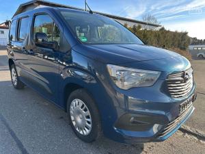 Zils Opel Combo 2022 Kauņa, ar dzinēja tilpumu 1.20 L un nobraukumu 21 tūkst. km par 29019 €, foto  vietnē AUTOMOTO.COM.LV
