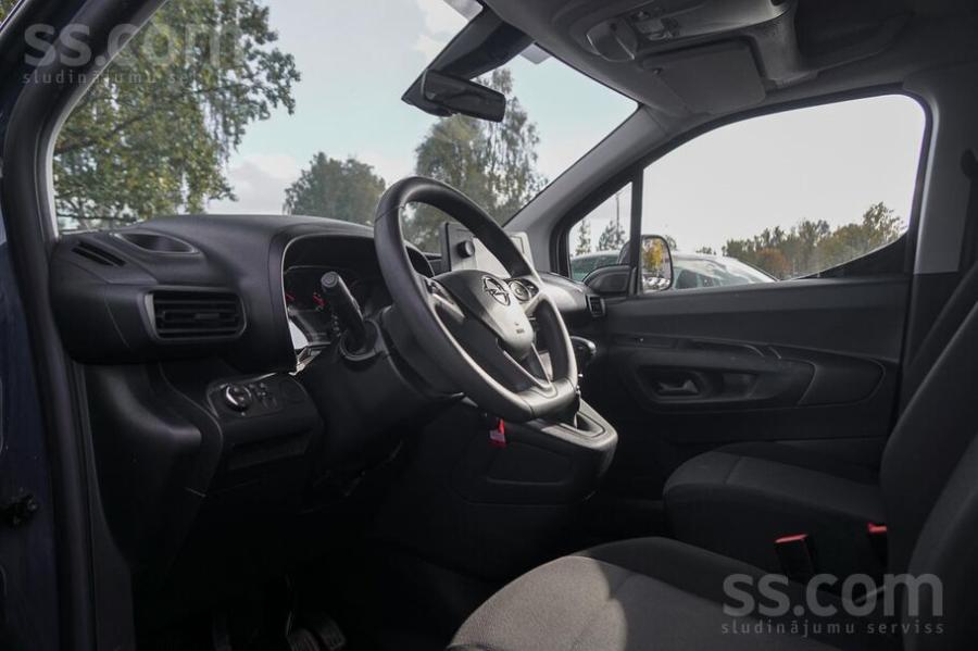 Blue Opel Combo 2023 in Riga, with an engine capacity of 1.50 L and mileage of 159 thousand km for 12990 €, photo 8 on AUTOMOTO.COM.LV