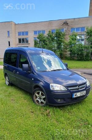 Blue Opel Combo 2008 in Riga, with an engine capacity of 1.70 L and mileage of 350 thousand km for 1650 €, photo 3 on AUTOMOTO.COM.LV