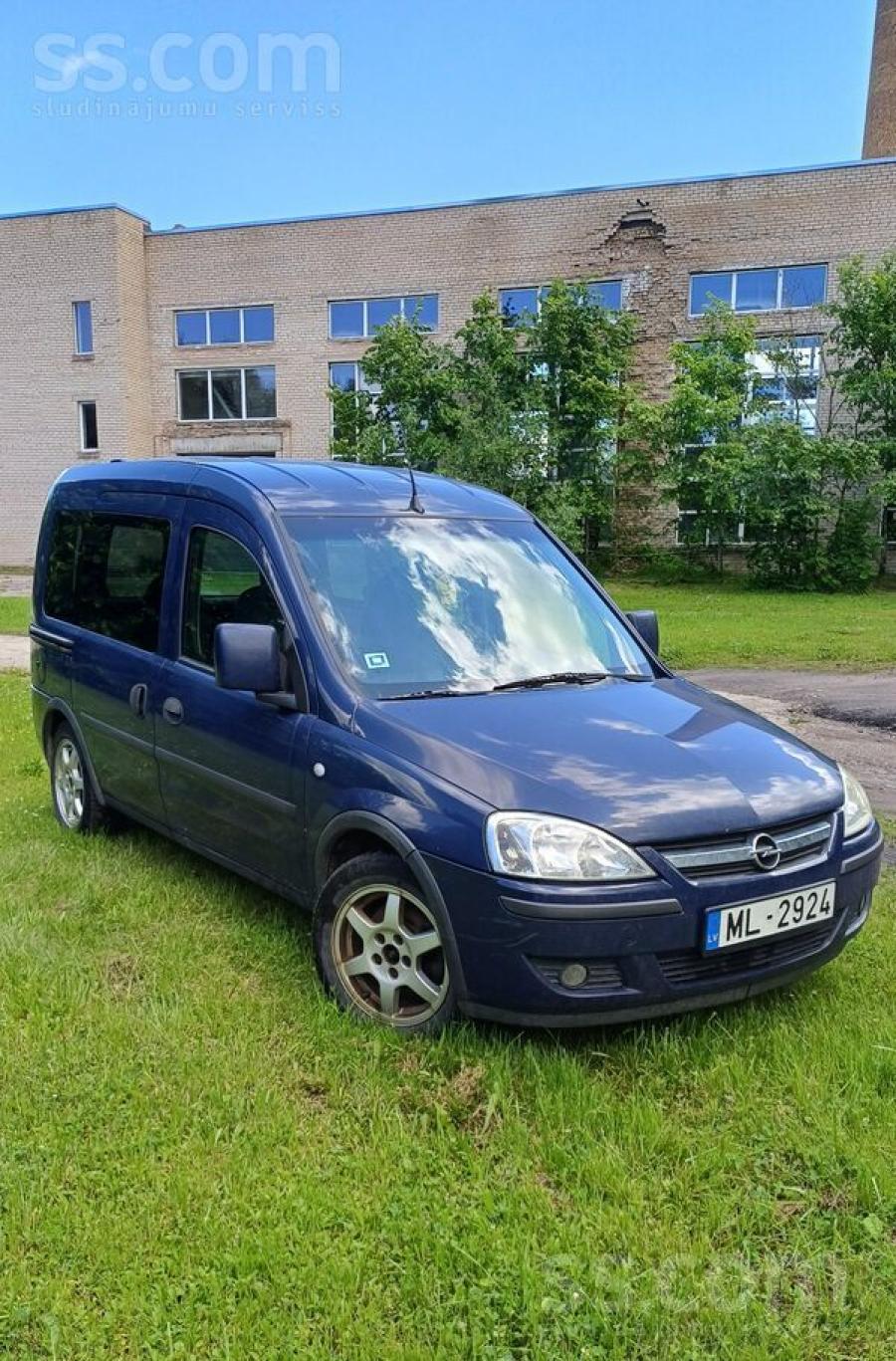 Blue Opel Combo 2008 in Riga, with an engine capacity of 1.70 L and mileage of 350 thousand km for 1650 €, photo 3 on AUTOMOTO.COM.LV