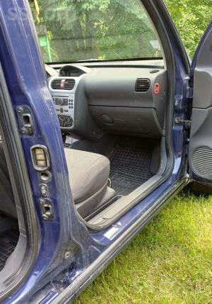 Blue Opel Combo 2008 in Riga, with an engine capacity of 1.70 L and mileage of 350 thousand km for 1650 €, photo 6 on AUTOMOTO.COM.LV