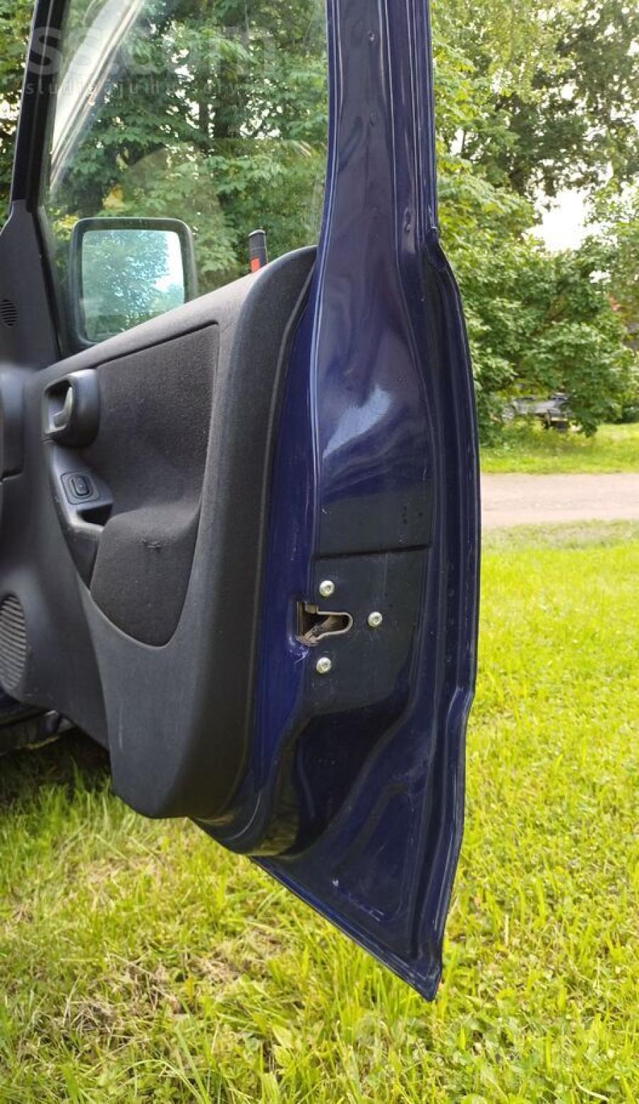 Blue Opel Combo 2008 in Riga, with an engine capacity of 1.70 L and mileage of 350 thousand km for 1650 €, photo 7 on AUTOMOTO.COM.LV