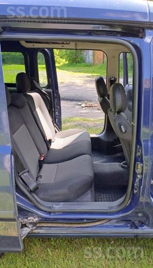 Blue Opel Combo 2008 in Riga, with an engine capacity of 1.70 L and mileage of 350 thousand km for 1650 €, photo 9 on AUTOMOTO.COM.LV