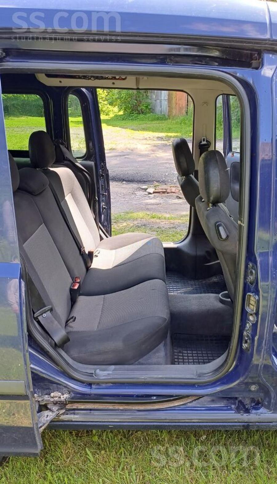 Blue Opel Combo 2008 in Riga, with an engine capacity of 1.70 L and mileage of 350 thousand km for 1650 €, photo 9 on AUTOMOTO.COM.LV