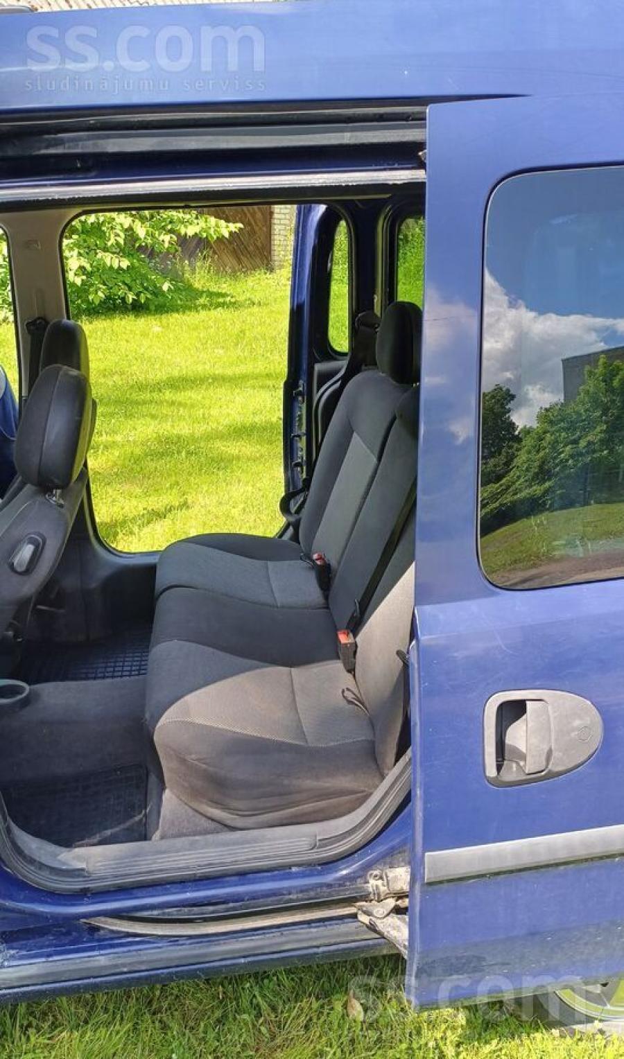 Blue Opel Combo 2008 in Riga, with an engine capacity of 1.70 L and mileage of 350 thousand km for 1650 €, photo 10 on AUTOMOTO.COM.LV