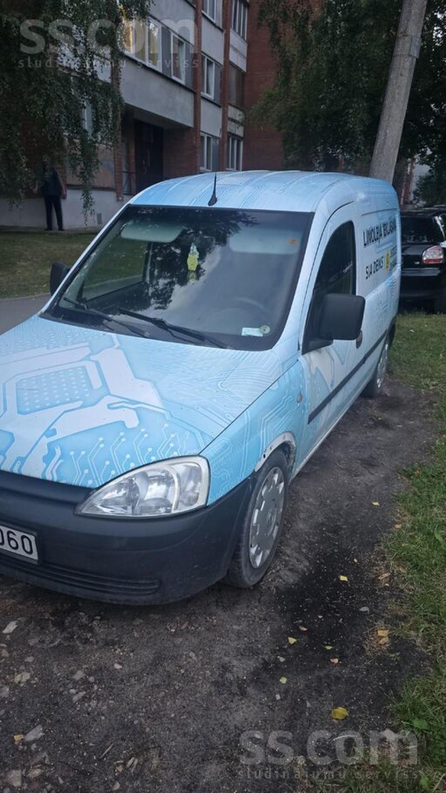 Blue Opel Combo 2011 in Jurmala, with an engine capacity of 1.40 L and mileage of 400 thousand km for 1000 €, photo 3 on AUTOMOTO.COM.LV