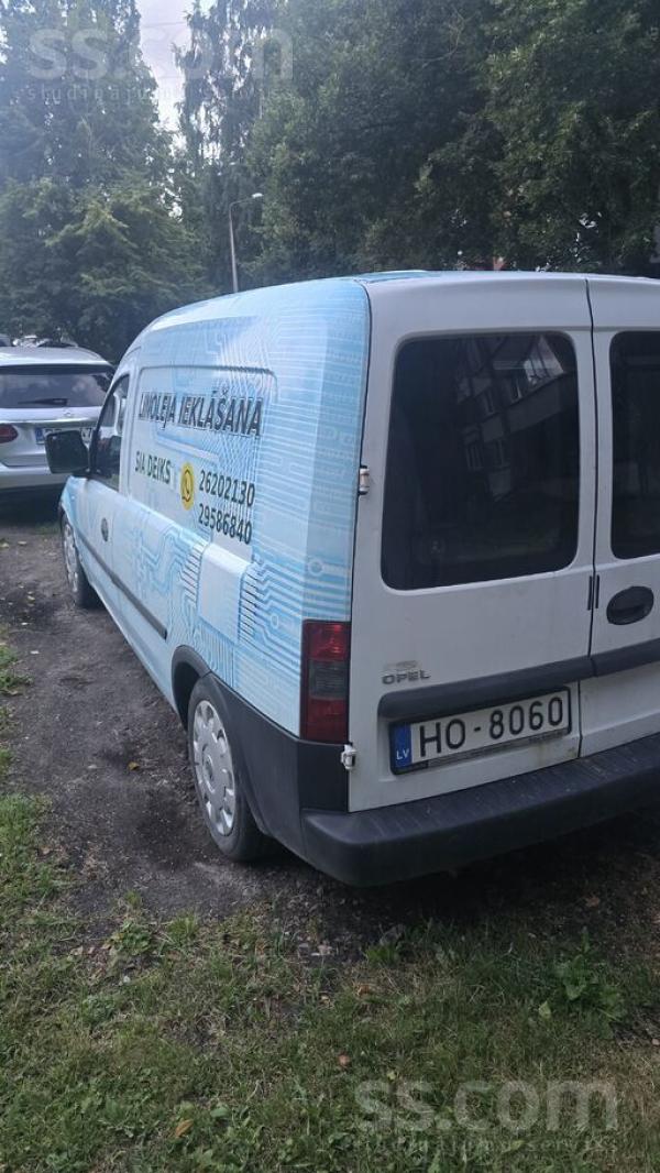 Blue Opel Combo 2011 in Jurmala, with an engine capacity of 1.40 L and mileage of 400 thousand km for 1000 €, photo 3 on AUTOMOTO.COM.LV