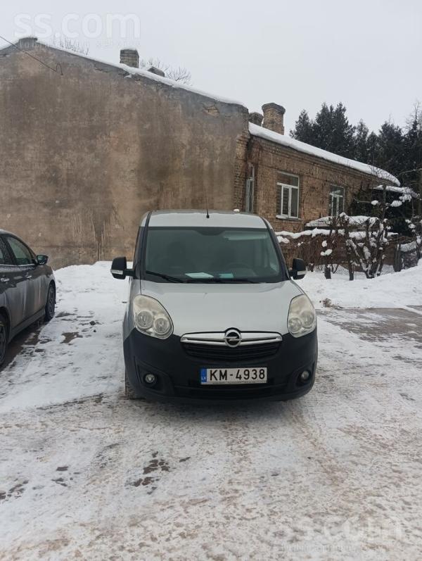 Blue Opel Combo 2016 in Dobele, with an engine capacity of 1.30 L and mileage of 53 thousand km for 5000 €, photo 3 on AUTOMOTO.COM.LV