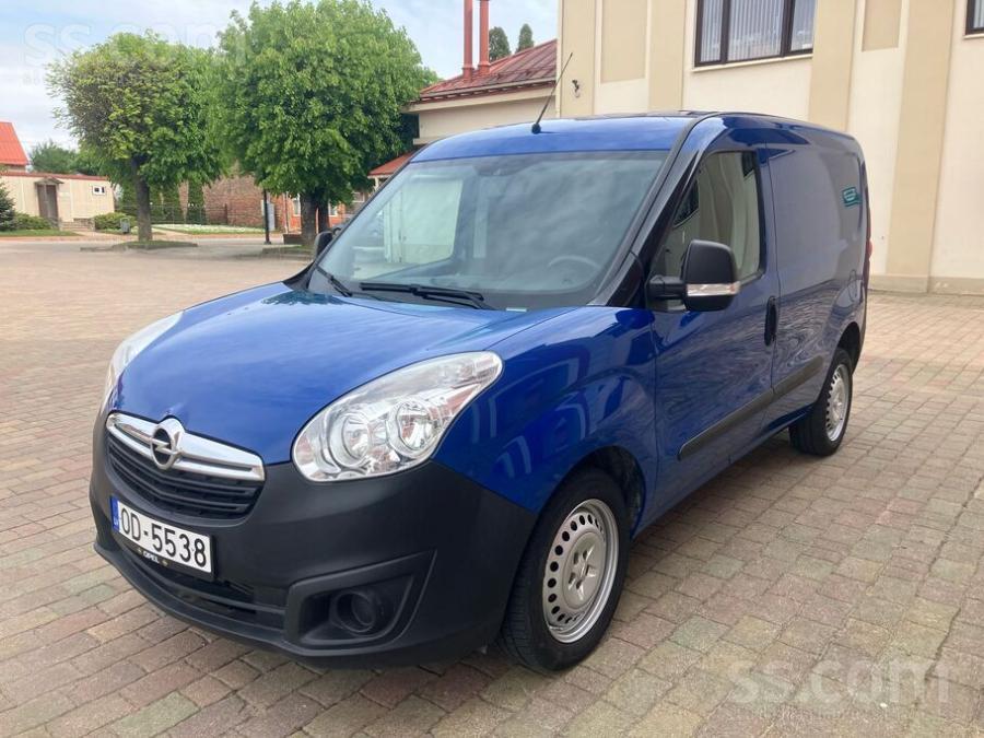 Blue Opel Combo 2017 in Bauska, with an engine capacity of 1.30 L and mileage of 111 thousand km for 4950 €, photo 1 on AUTOMOTO.COM.LV