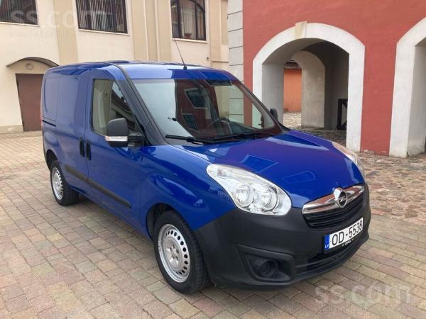 Blue Opel Combo 2017 in Bauska, with an engine capacity of 1.30 L and mileage of 111 thousand km for 4950 €, photo 3 on AUTOMOTO.COM.LV